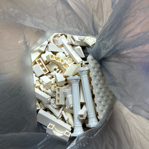 Lego | Toys | 2 Lego Bulk Bag Of White Building Blocks 2 Lb Bag 2 ...